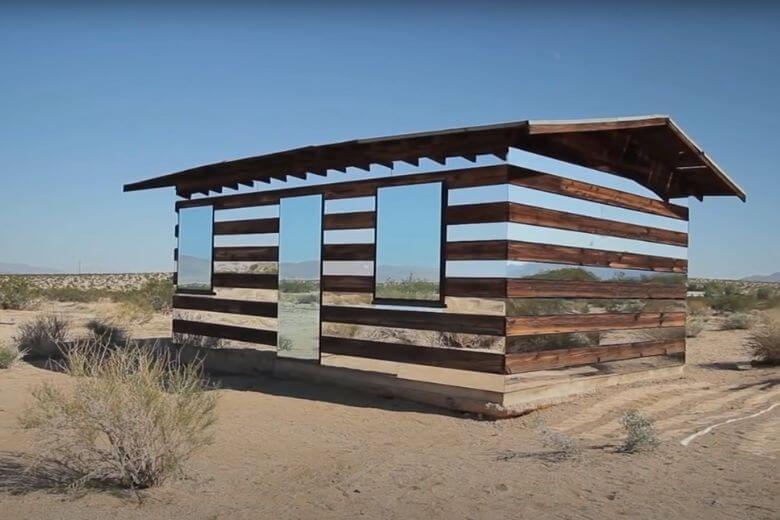 Artista transforma celeiro abandonado em ilusão de ótica